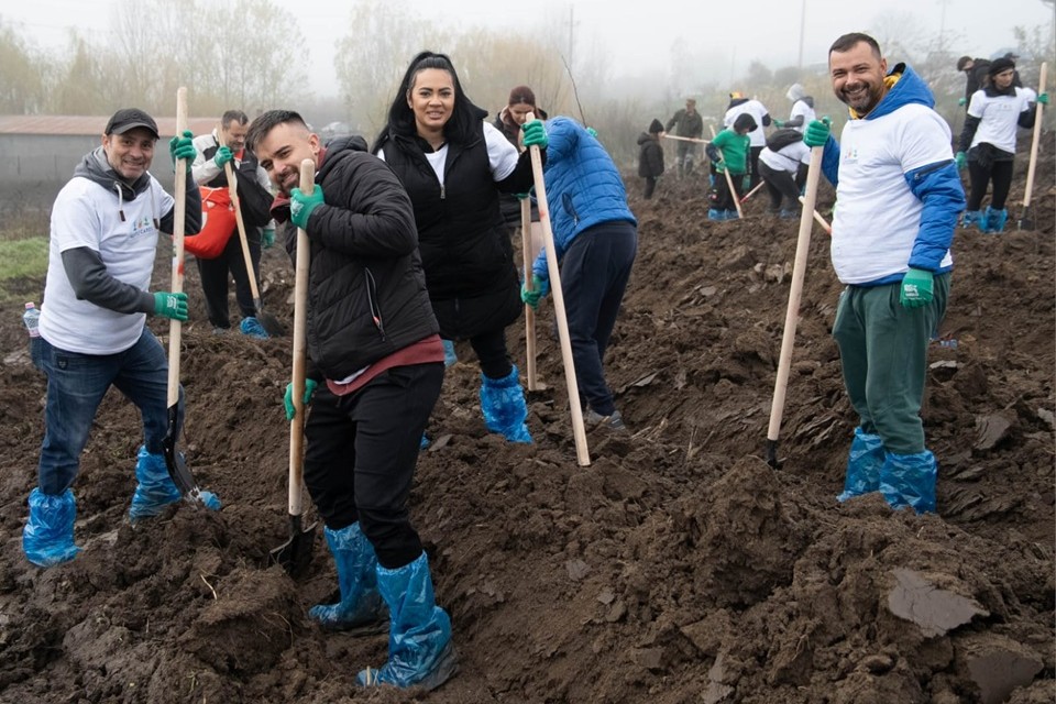 120,000 trees planted in southern Romania through the Nestlé “Honey ...